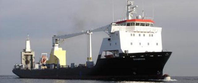 Concept Design of Novel 2000 TEU Container Feeder Vessel