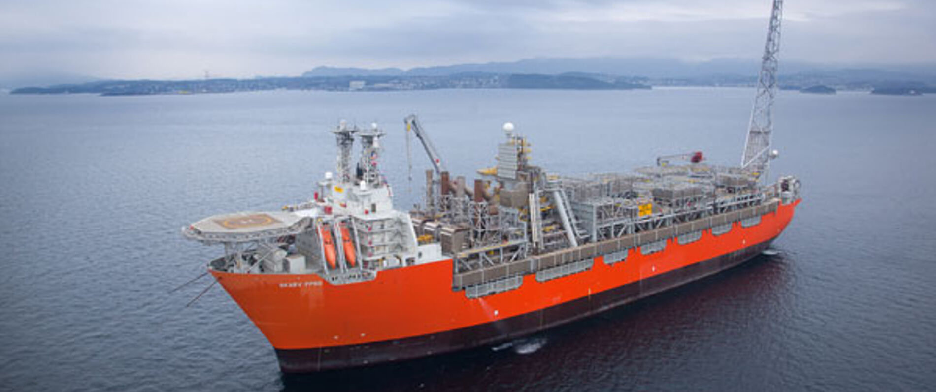 Design of offshore wind turbines installation vessel 'MPI Resolution'