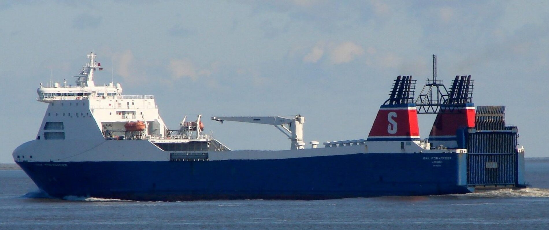 Design RoRo Reefer/Trailer Vessel