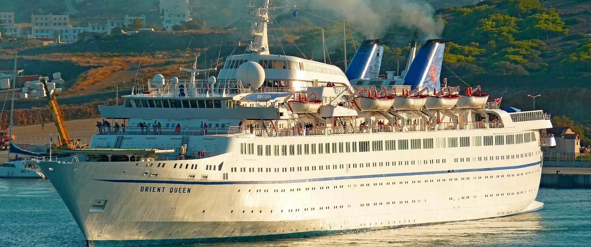 Conceptual Design of cruise vessel 'Explorer'